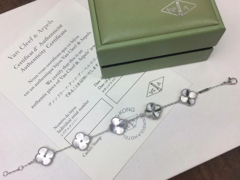 Precise copy Vca Bracelets