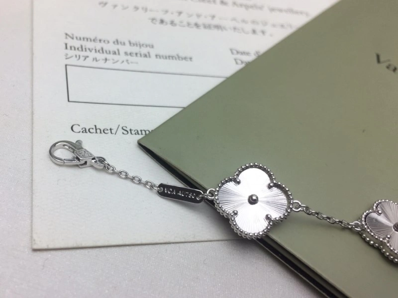 Precise copy Vca Bracelets