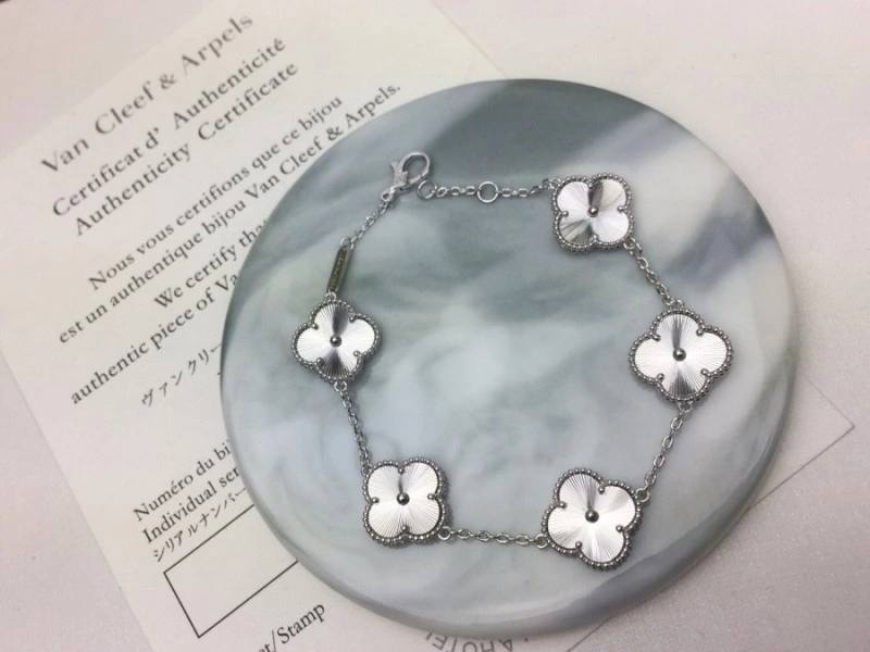 Precise copy Vca Bracelets