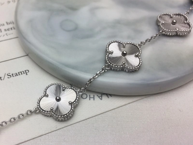 Precise copy Vca Bracelets