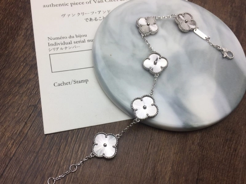 Precise copy Vca Bracelets