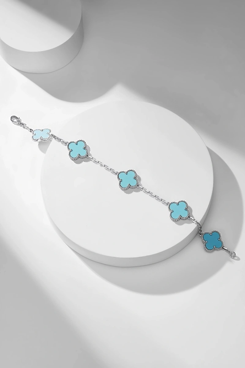 Indistinguishable Vca Bracelets