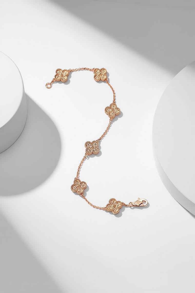 Cut-rate Vca Bracelets