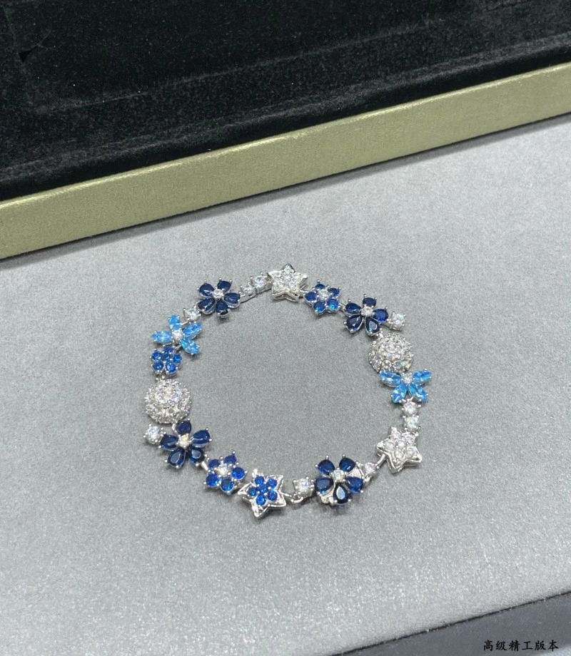 Cut-rate Vca Bracelets