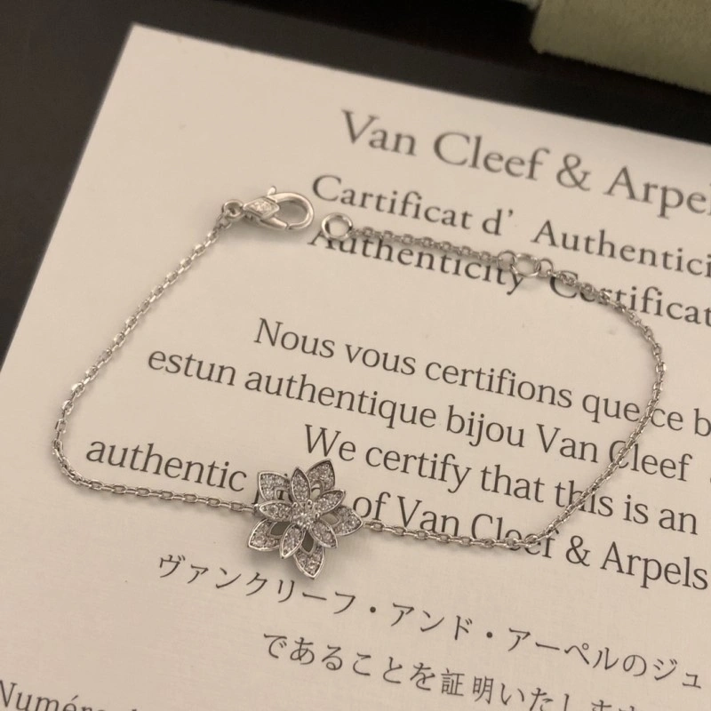 Factory-made Vca Bracelets