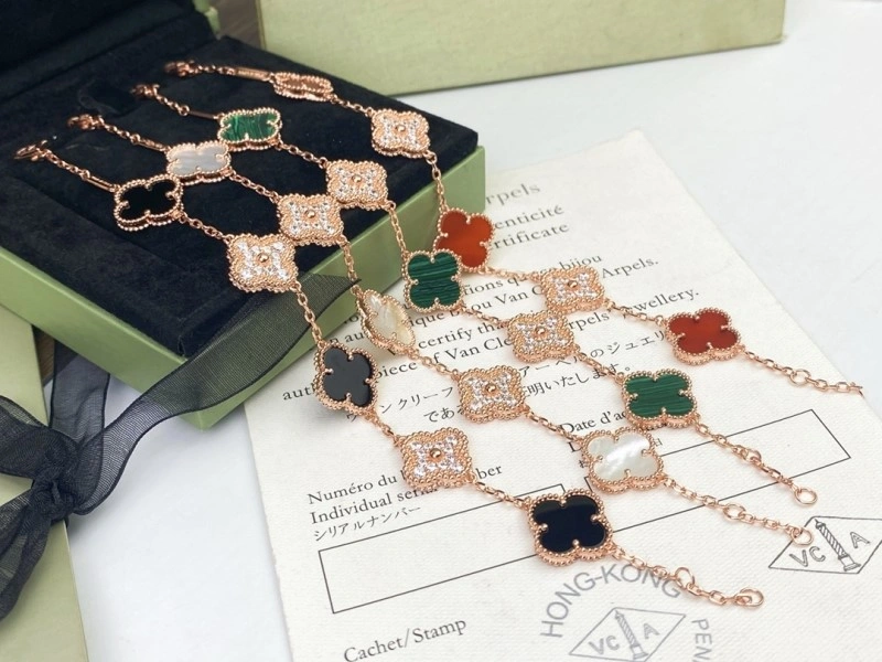 Brand-authenticated Vca Bracelets