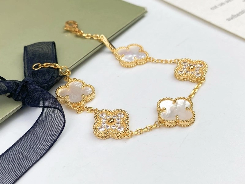 Brand-authenticated Vca Bracelets