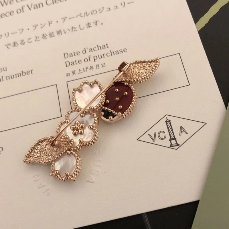 Bargain Vca Brooches