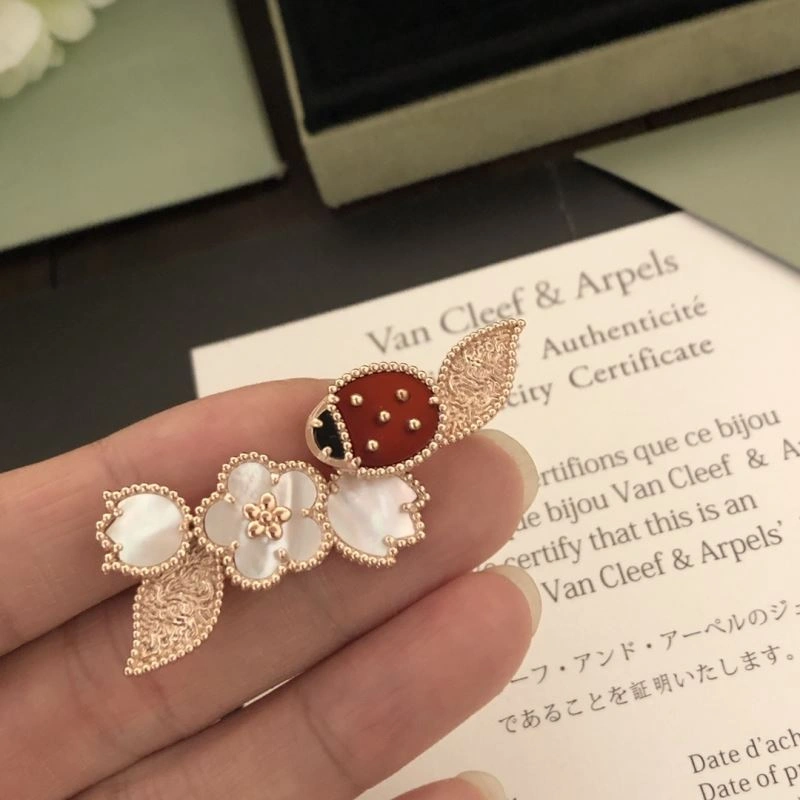 Bargain Vca Brooches