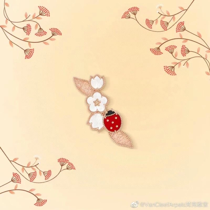 Bargain Vca Brooches