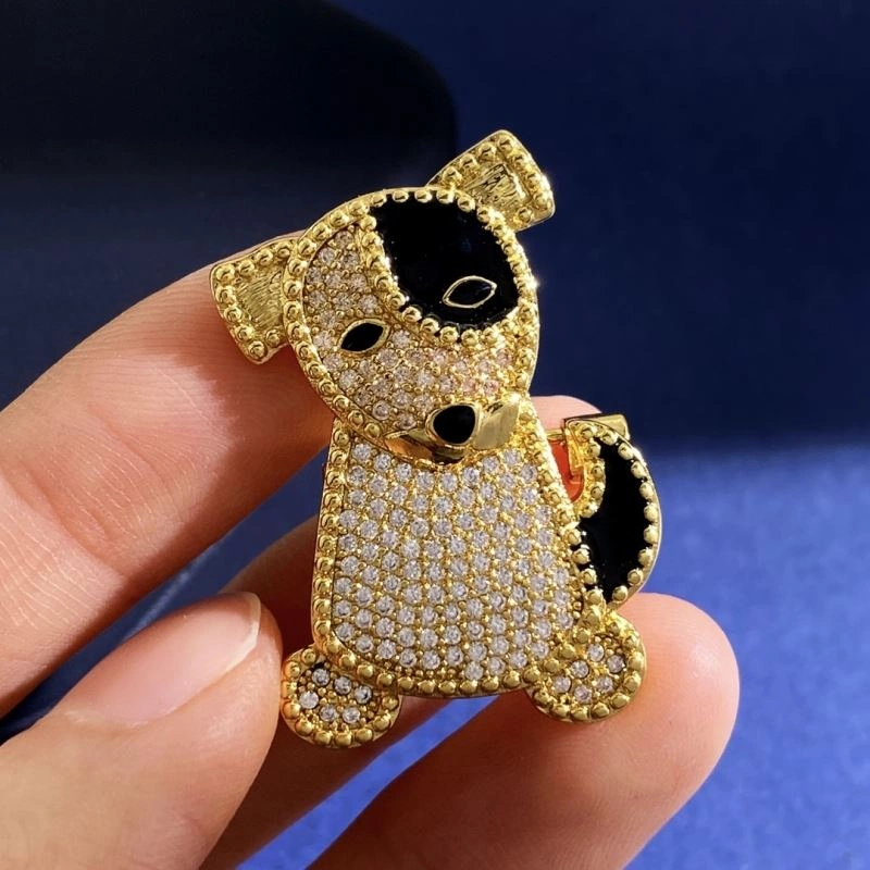 Indistinguishable Vca Brooches