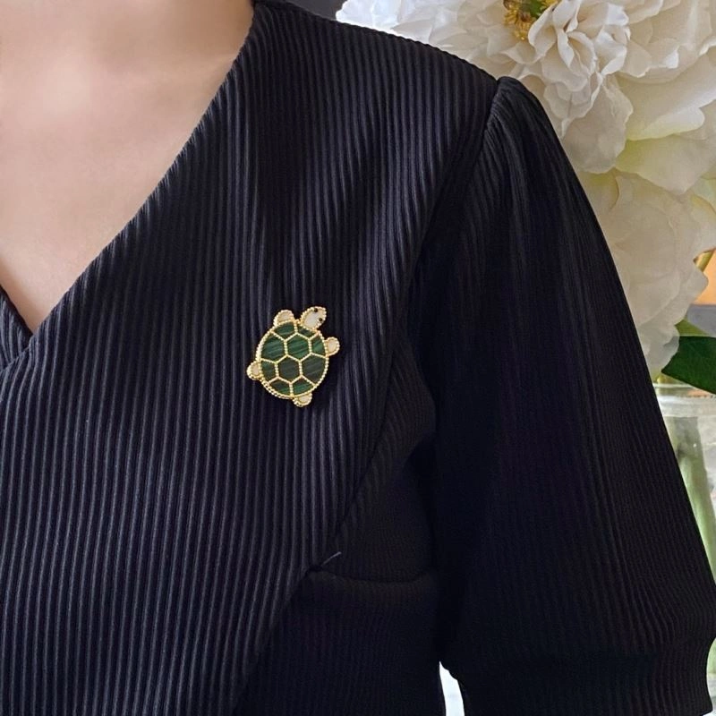 Mirror quality Vca Brooches