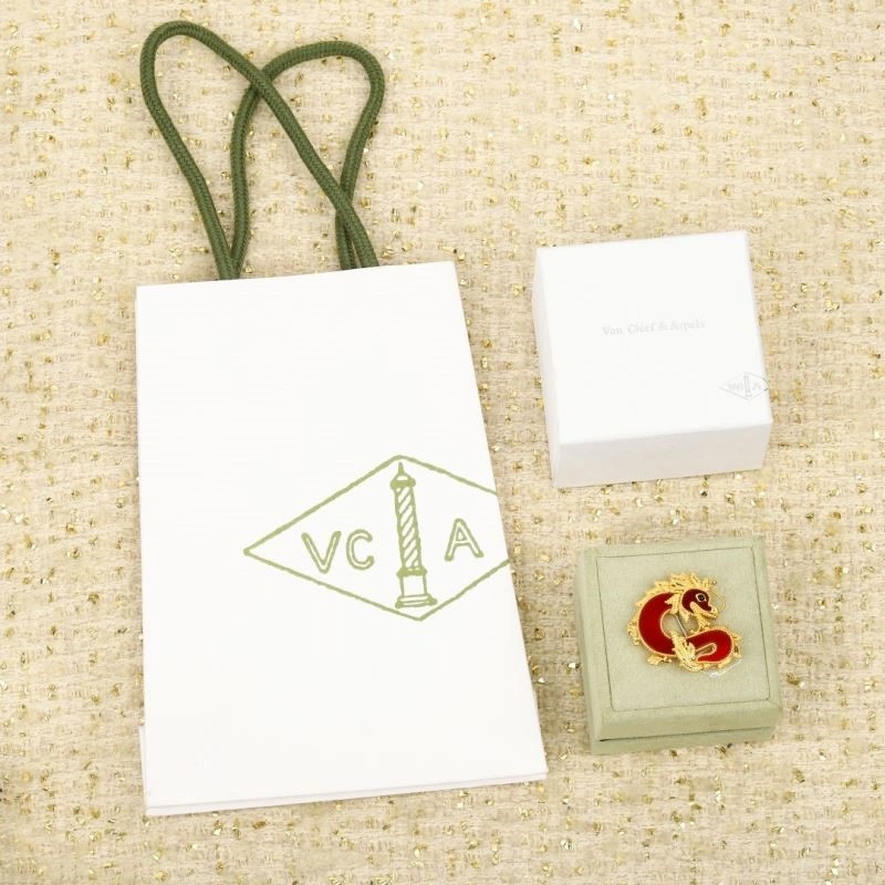 Vca Brooches