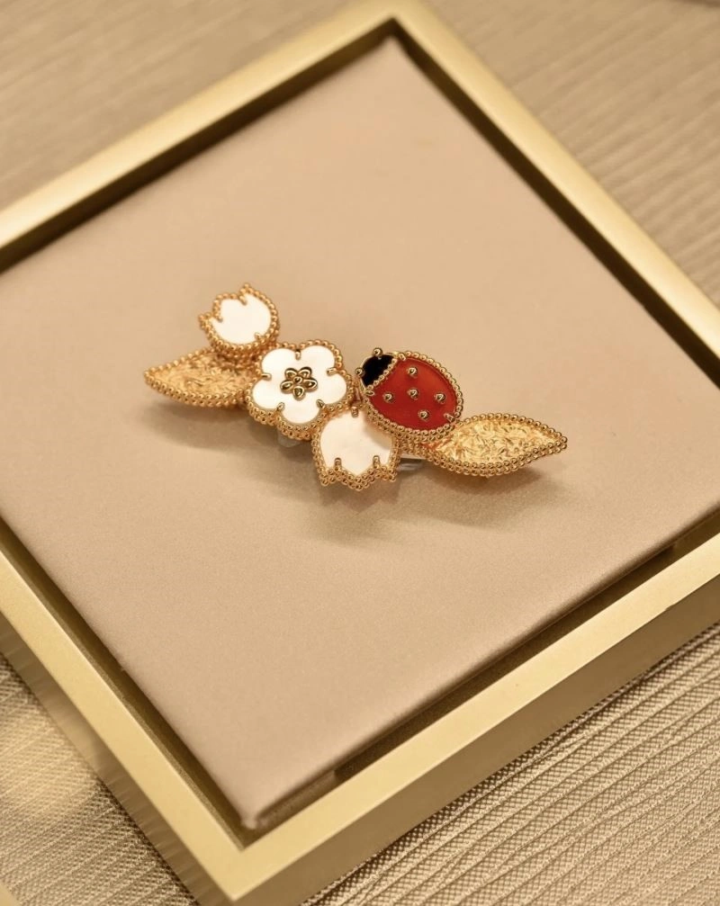 Vca Brooches