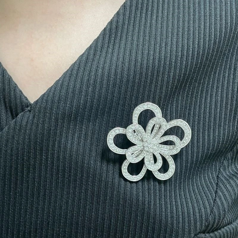 Inexpensive Vca Brooches