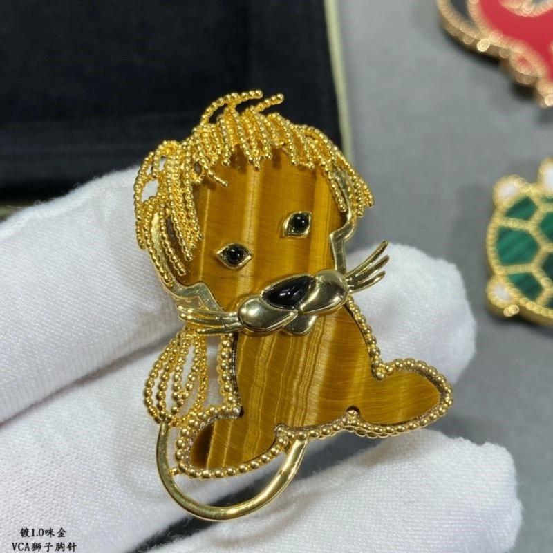 Legit Vca Brooches