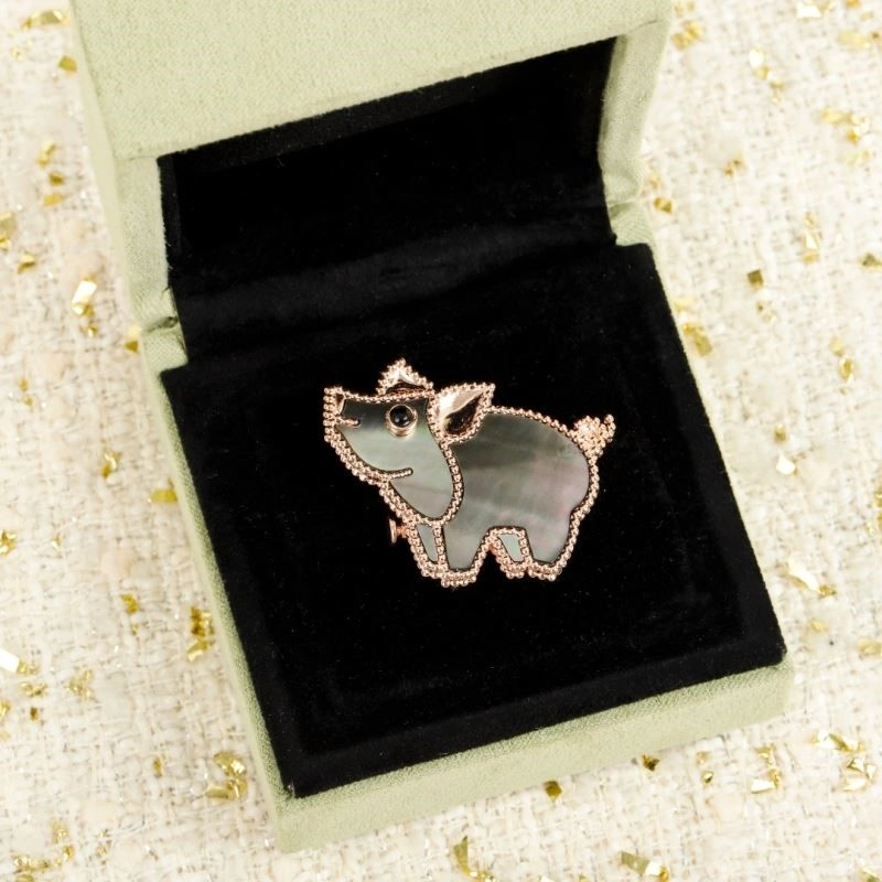 Vca Brooches