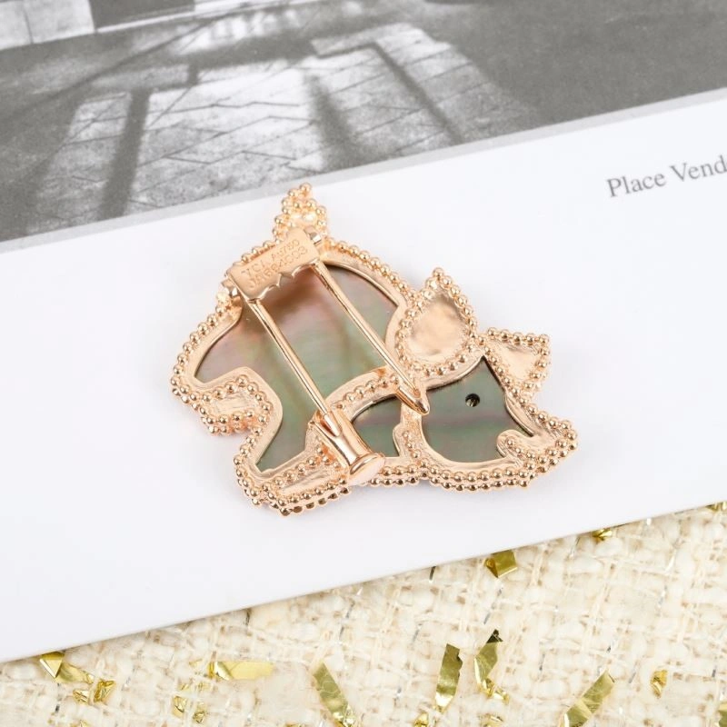 Factory-made Vca Brooches