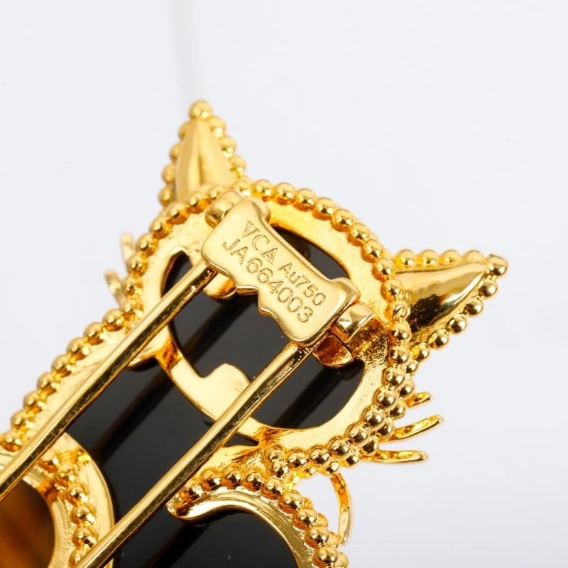 Factory-made Vca Brooches