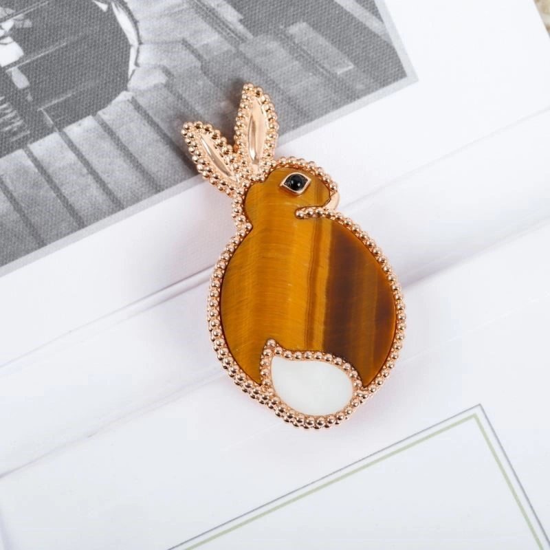 Bargain Vca Brooches
