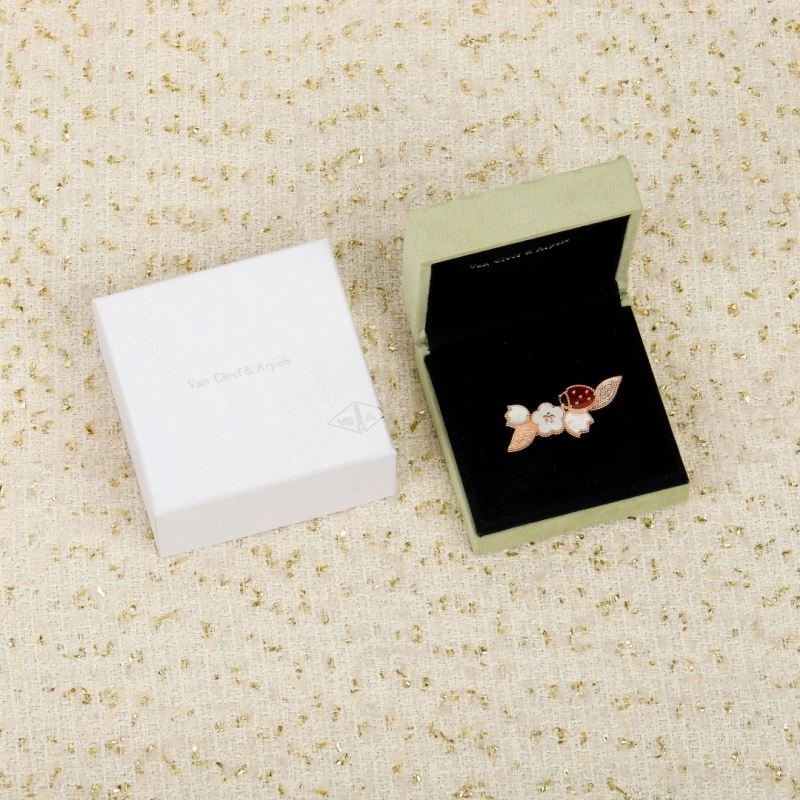 Vca Brooches