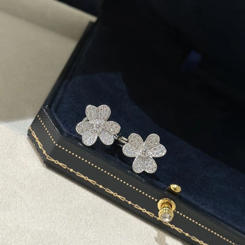 OEM Vca Earrings