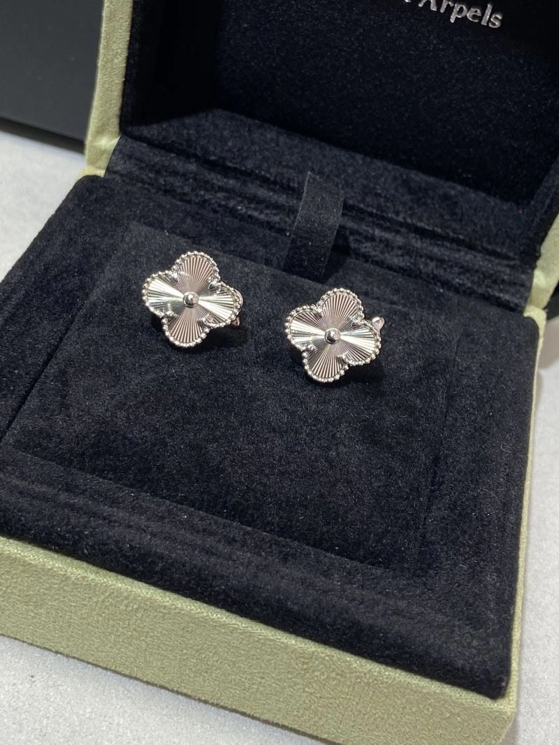 Factory-made Vca Earrings
