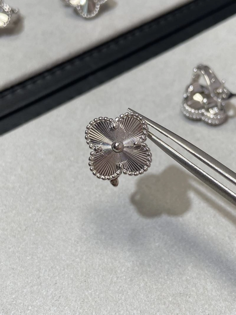 Factory-made Vca Earrings