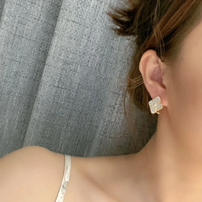 High accuracy Vca Earrings