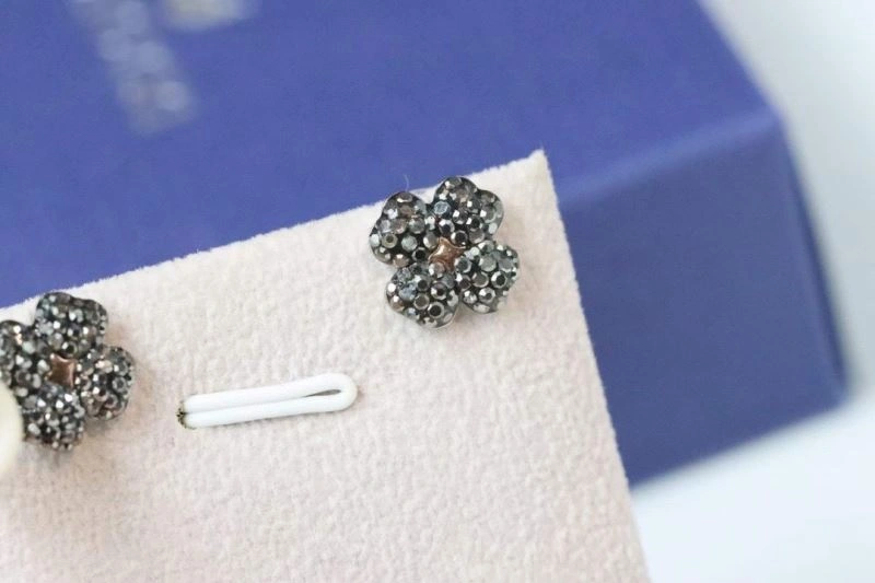 Brand-authenticated Vca Earrings