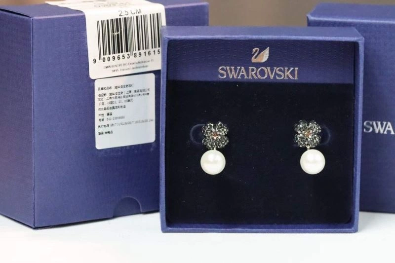 Brand-authenticated Vca Earrings