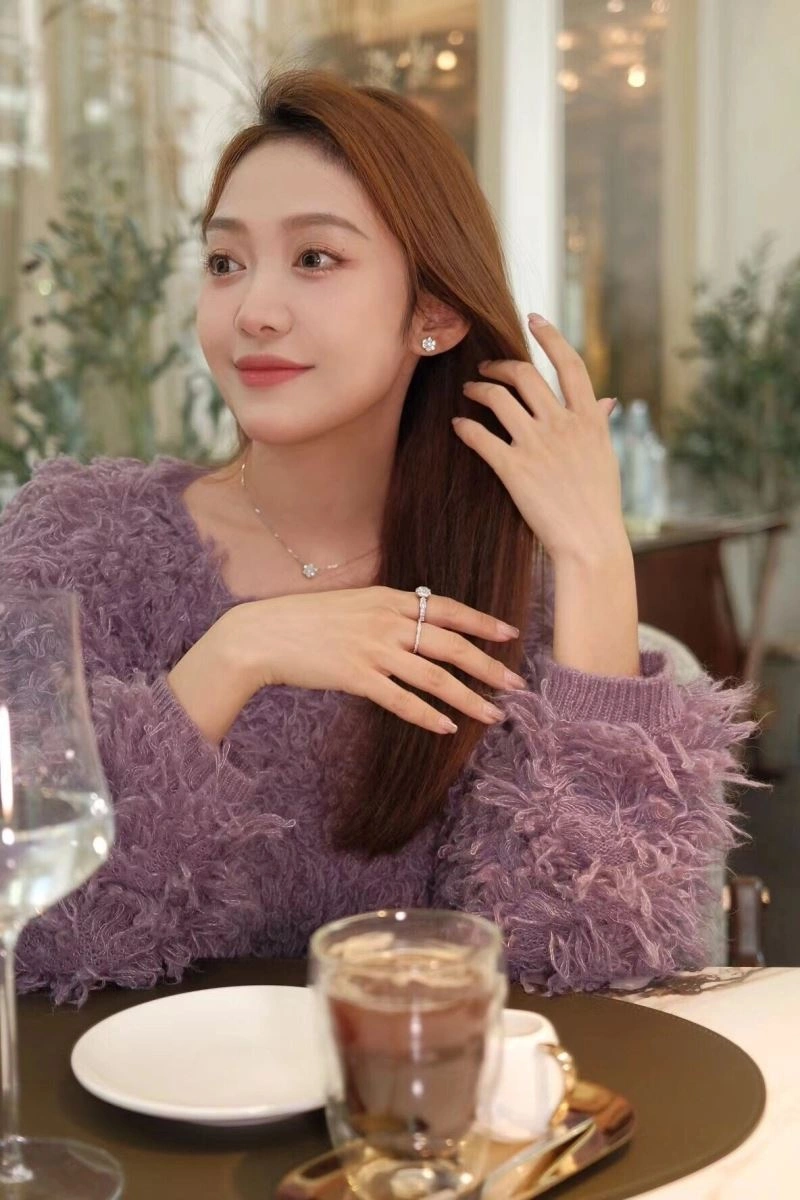 Top match Vca Earrings