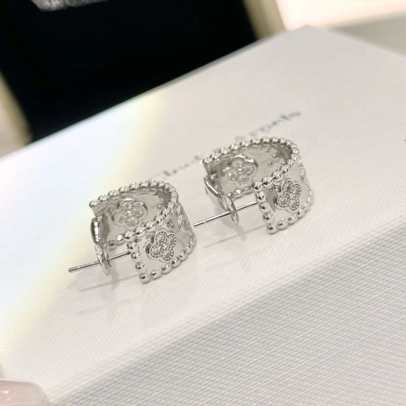 Legit Vca Earrings
