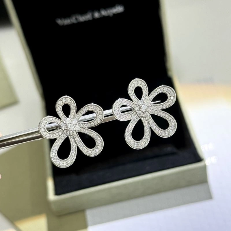 Exact replica Vca Earrings