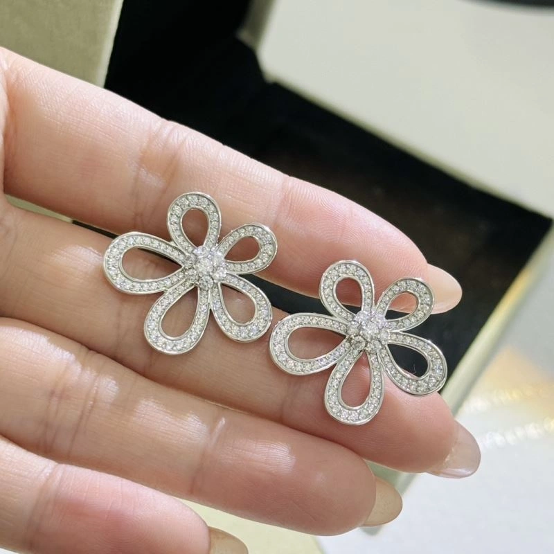Exact replica Vca Earrings