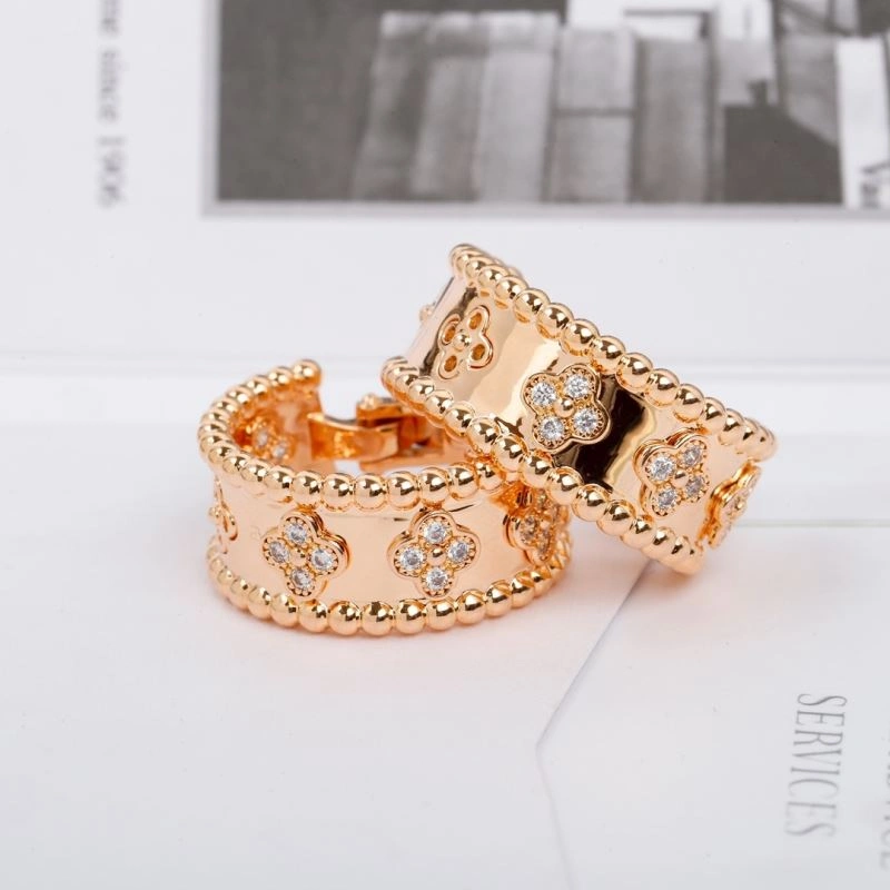 Accurate model Vca Earrings