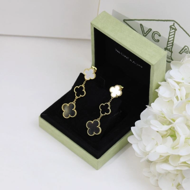 High accuracy Vca Earrings