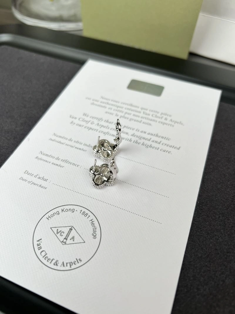 Cut-rate Vca Earrings