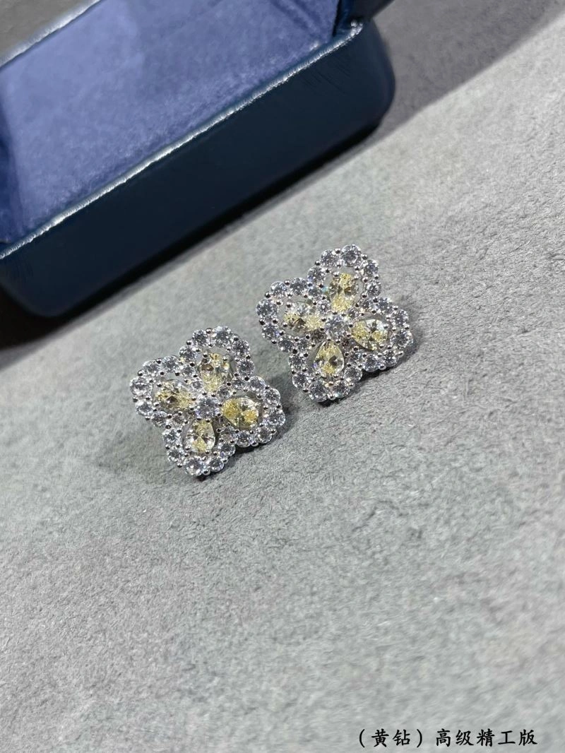 Legit Vca Earrings