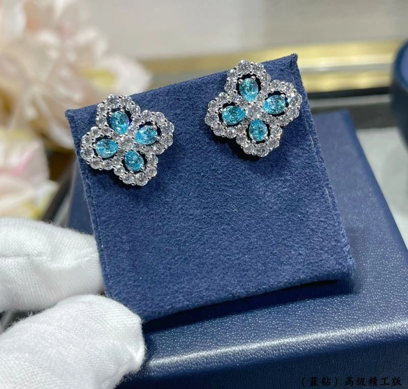 Brand-authenticated Vca Earrings
