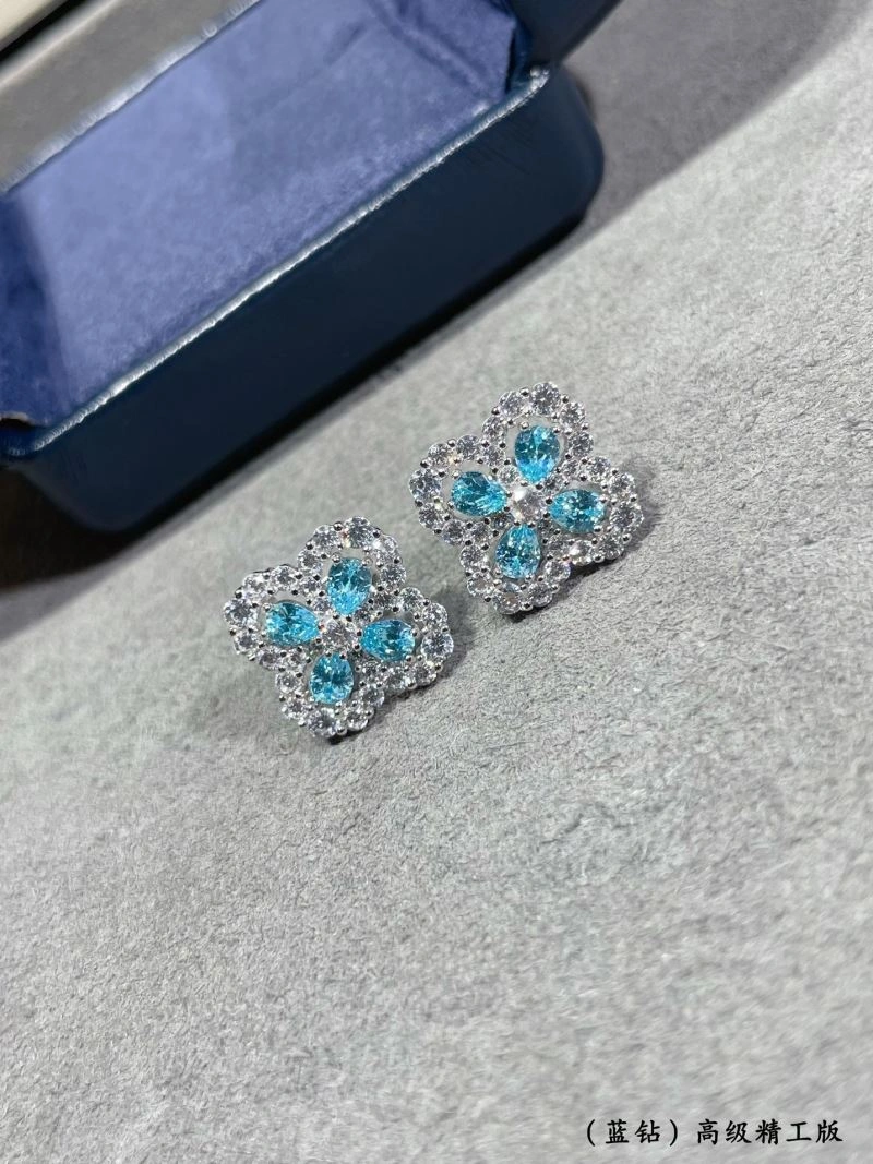 Brand-authenticated Vca Earrings