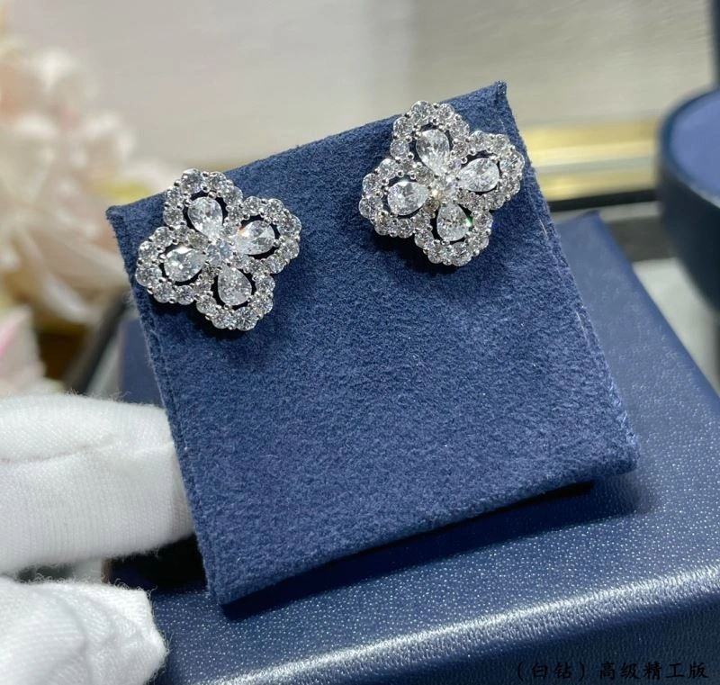 Brand-authenticated Vca Earrings