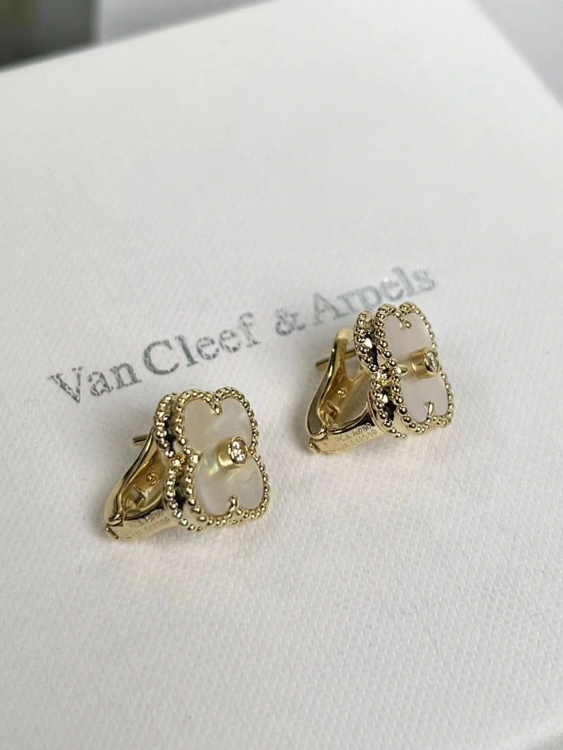 Exact replica Vca Earrings