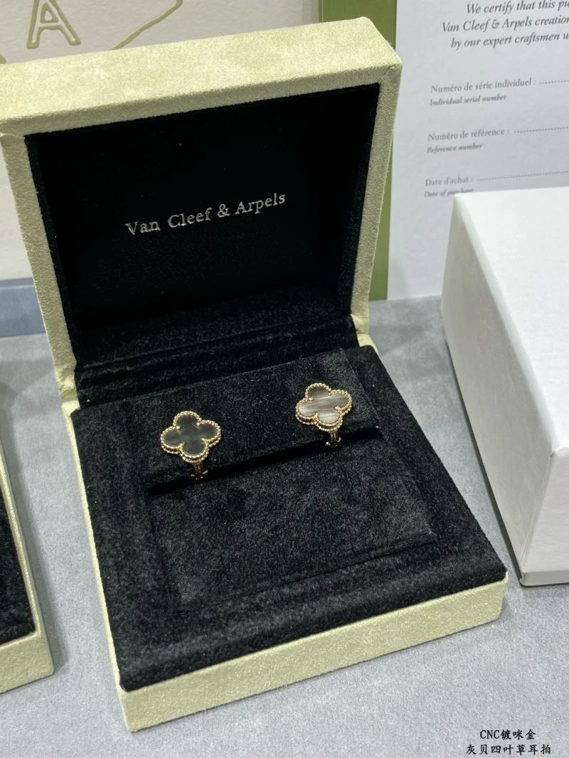 Low-cost Vca Earrings