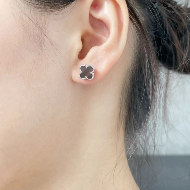 Real Vca Earrings