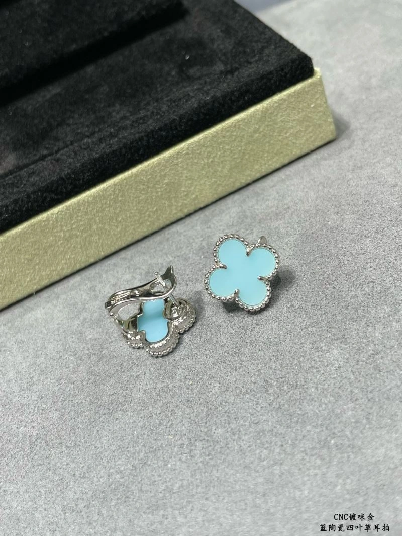 Factory-made Vca Earrings