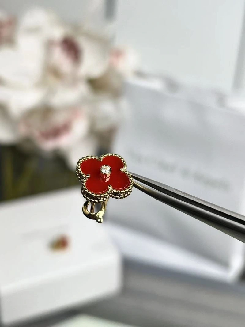 Inexpensive Vca Earrings