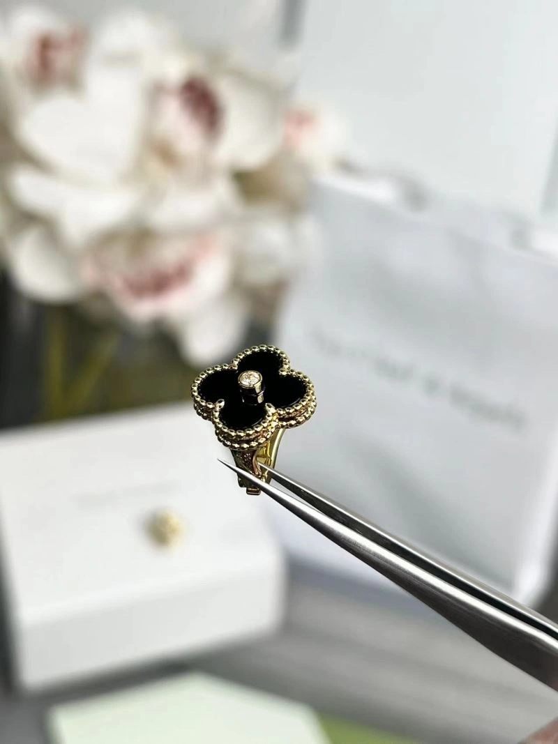 Discounted Vca Earrings