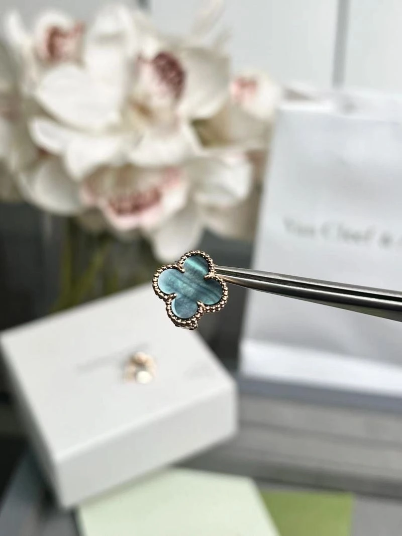 Real Vca Earrings