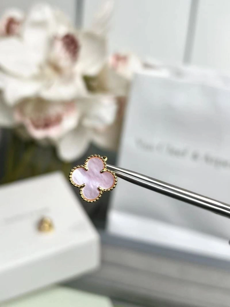 Factory-made Vca Earrings